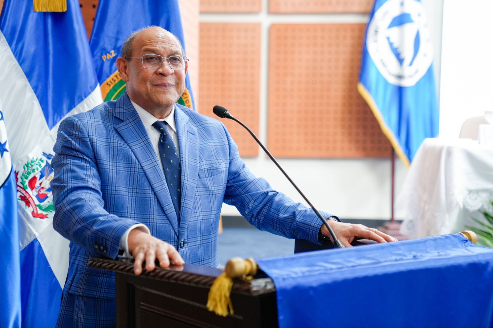 Rafael Santos Badía promueve competencias vinculantes del Parlacen y ...