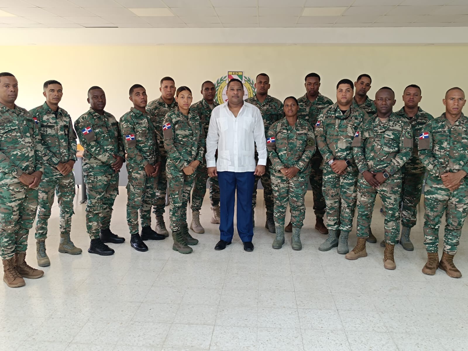 Jhanel Ferreras, imparte conferencia a la escuela de Sub-Oficiales de ...