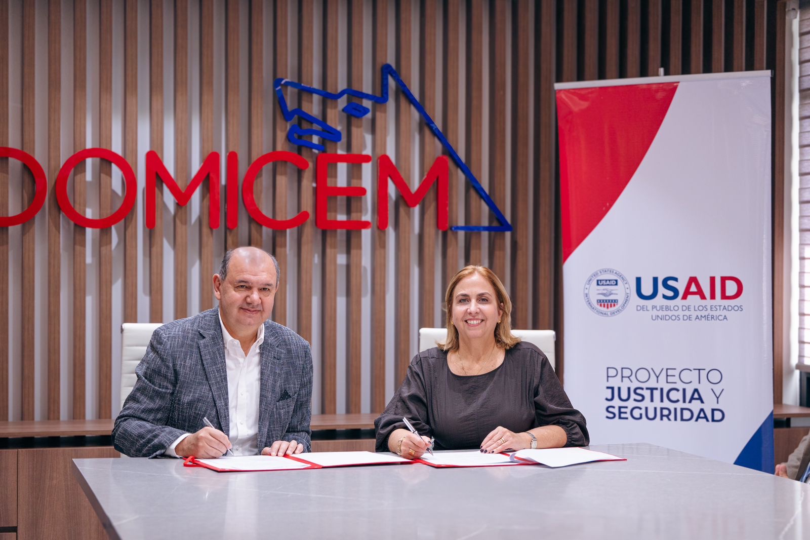 DOMICEM y USAID firman convenio para promover la cultura de paz y ...
