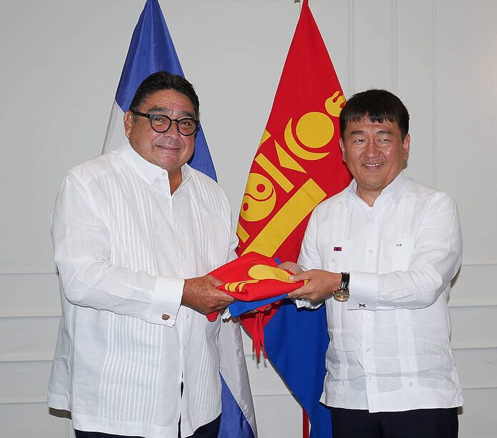 Cónsul Honorario de Mongolia en el país ofrece cóctel al Sr. Zoljargal Seseer con motivo de la ...